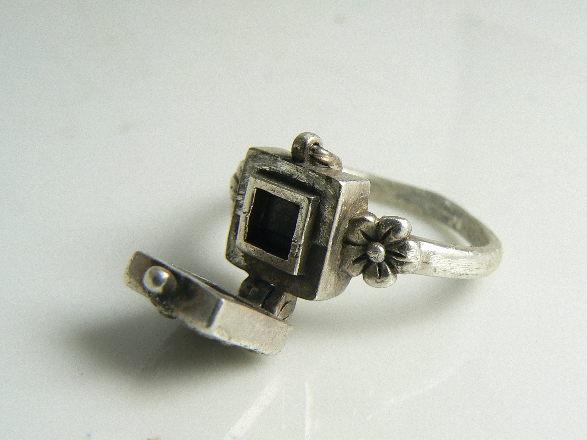 Vintage Estate Sterling Silver Dragon Poison Pill Box Ring - Vintage ...