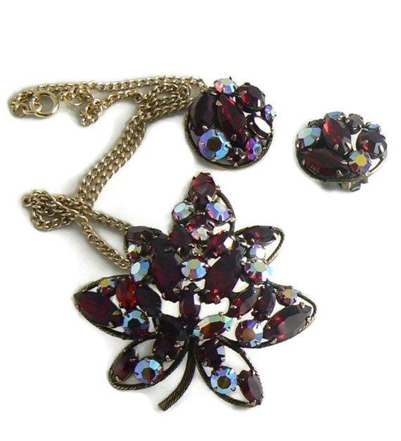 Vintage Regency Red Rhinestone Necklace Set