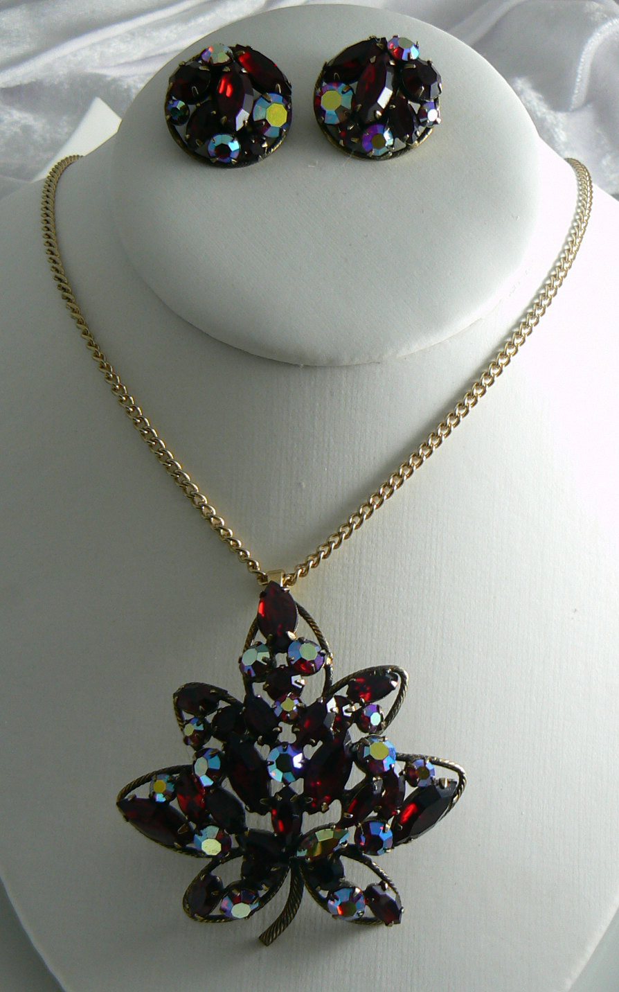 Vintage Regency Red Rhinestone Necklace Set - Vintage Lane Jewelry