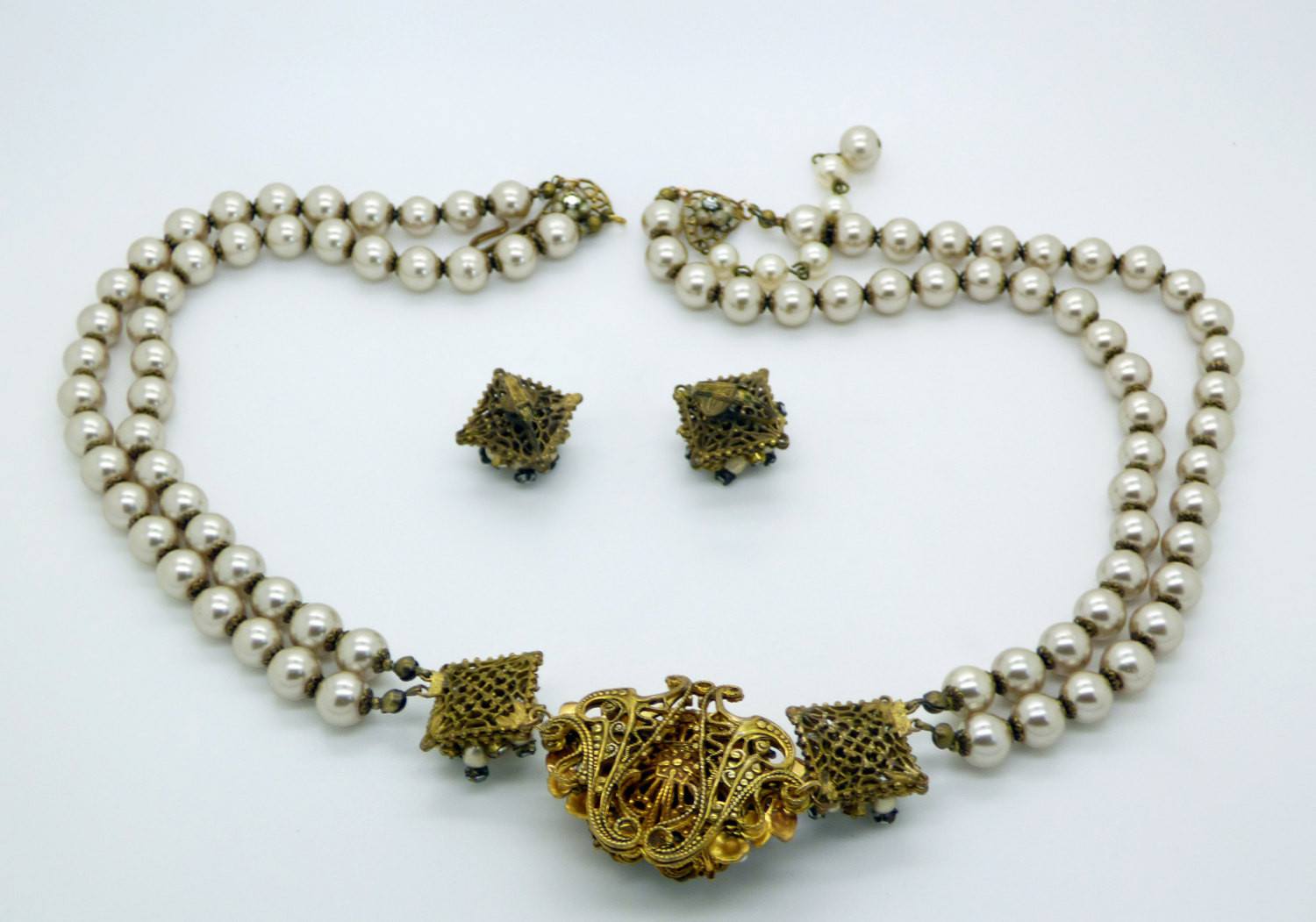 Original By Robert Glass Pearl, Crystal Montees Brushed Gold Necklace ...