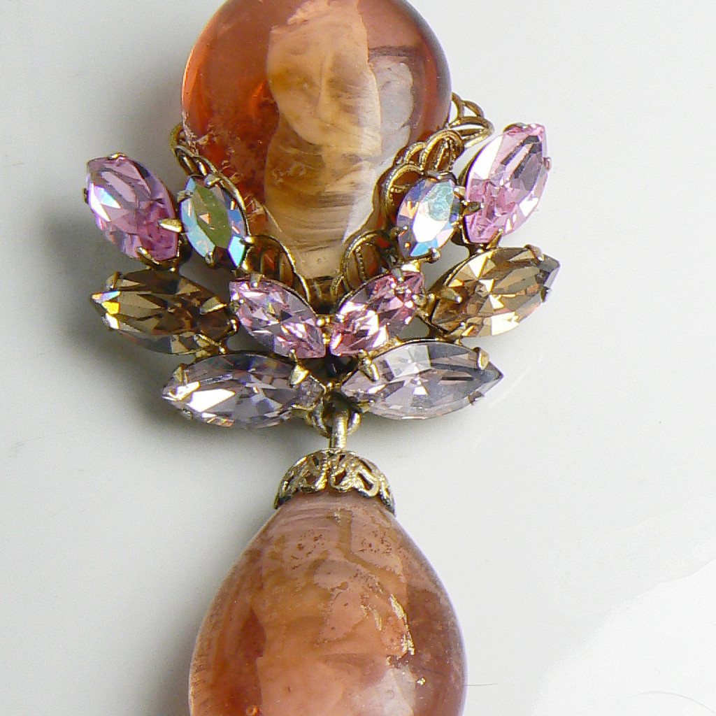 Stunning Vintage Regency Peach Glass Brooch